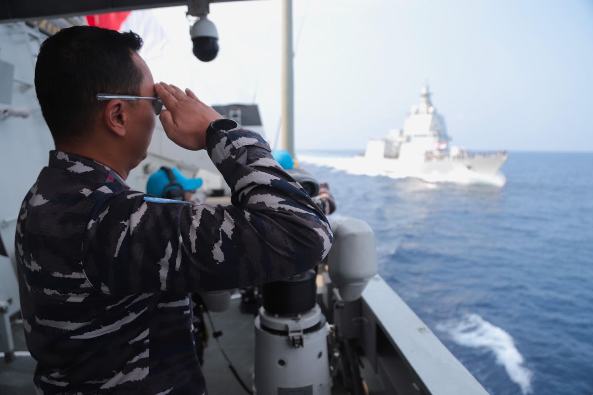 Pesona KRI SIM-367 dan KRI Brawijaya-320 di Laut Mediterania – ISDS