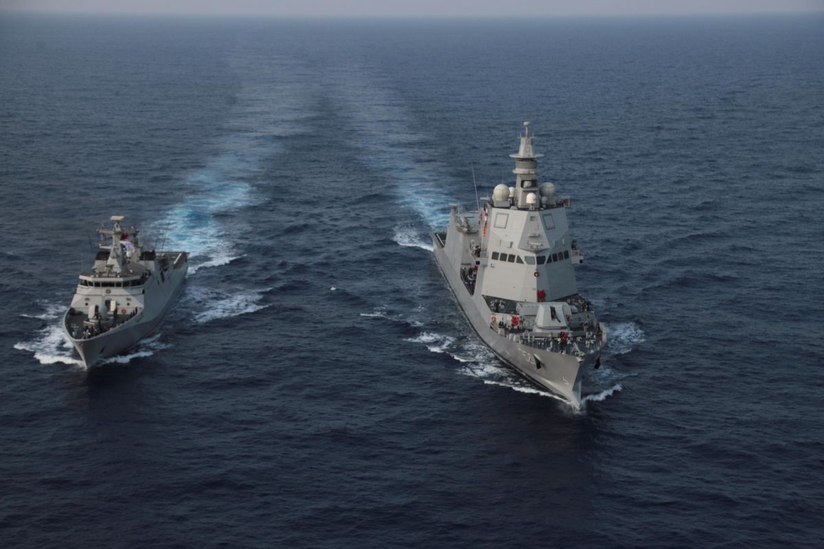 Pesona KRI SIM-367 dan KRI Brawijaya-320 di Laut Mediterania – ISDS
